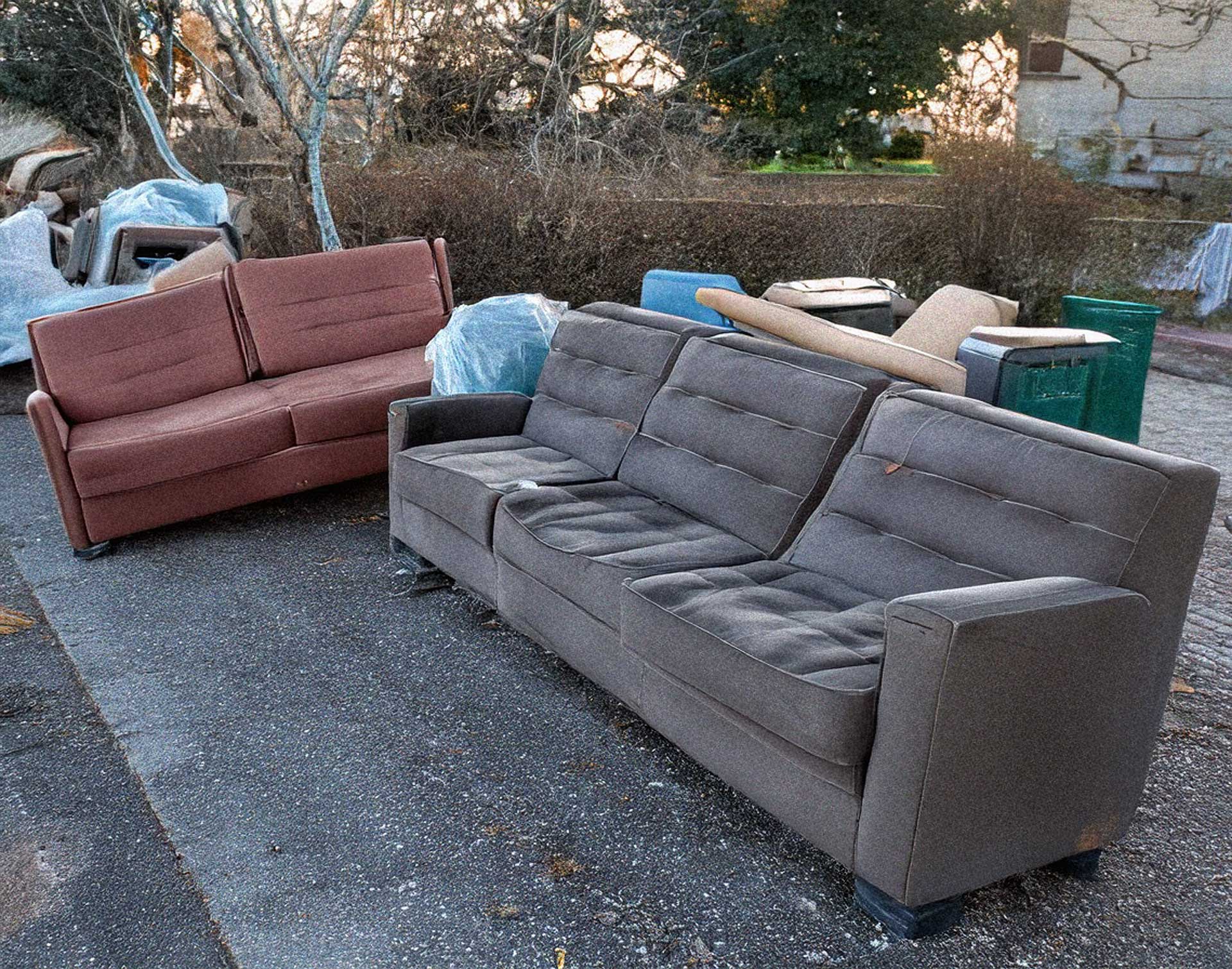 San Diego Couch Removal: Junk Seekers' Eco-Friendly Service